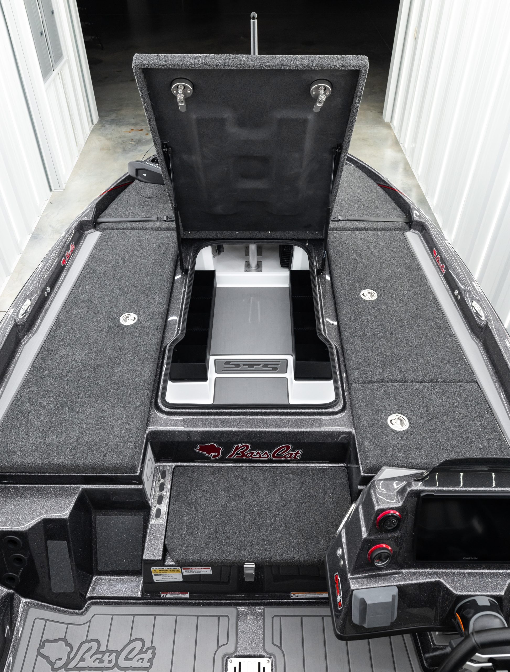 NEW Lynx STS – Bass Cat Boats – Feel the Rush